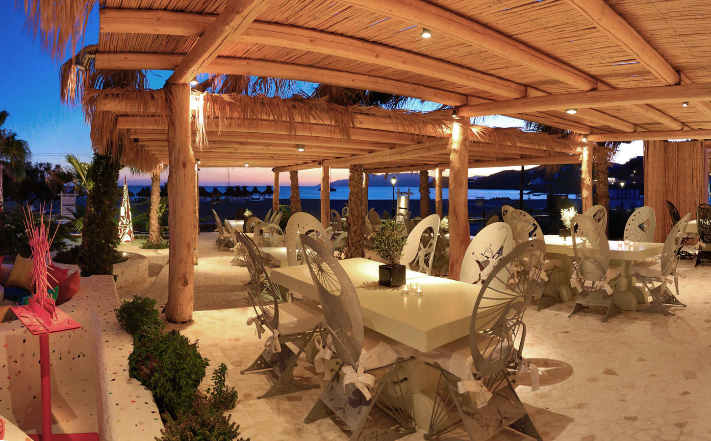 Restaurant in Ios Island - Freebeachbar